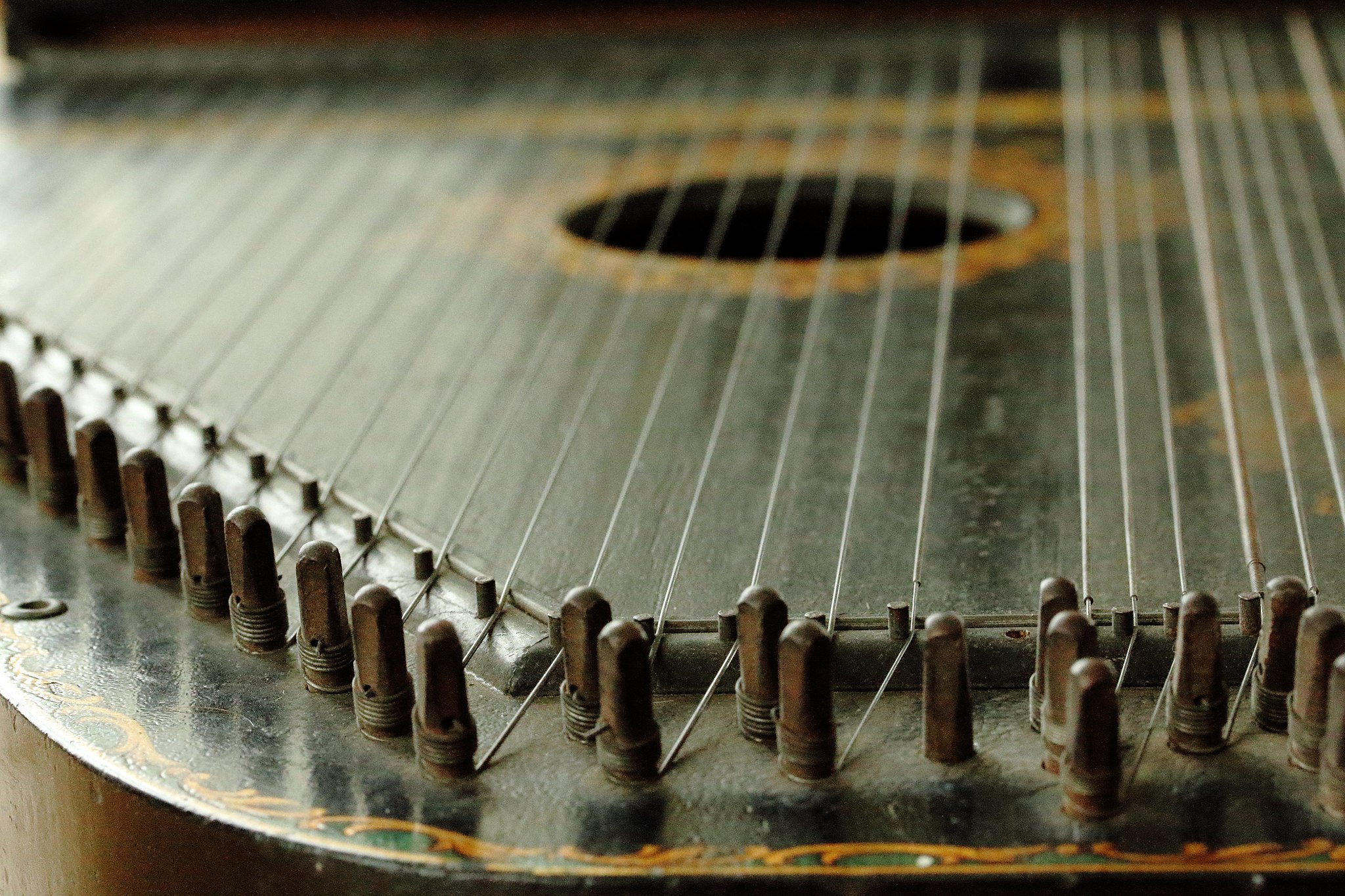 Maguy et la cithare | Maguy Cithare